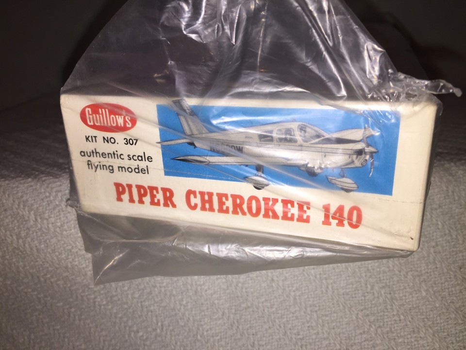Guillow's Vintage PIPER CHEROKEE Model #140 with 20" Wingspan New ...