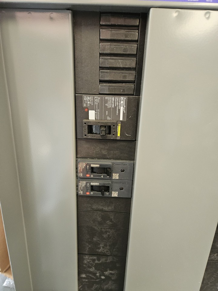 Square D I-Line Panelboard 400A MAIN BREAKER 120/240V 3P/3W DELTA HIGH ...