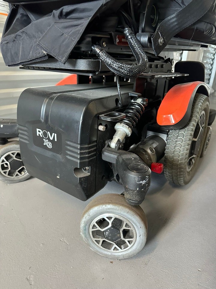 Rovi X3 Powerchair with Attended Care Rear Control, Tilt, and Lift ...