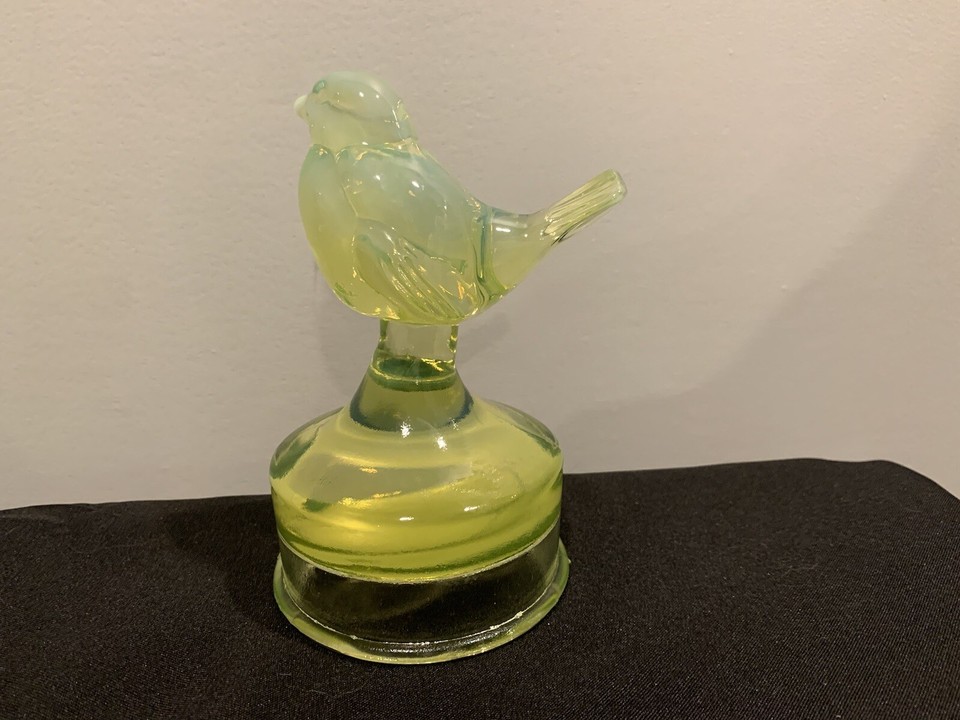 Uranium Vaseline Opalescent FENTON - Robin on Font - RARE!!!!! | eBay