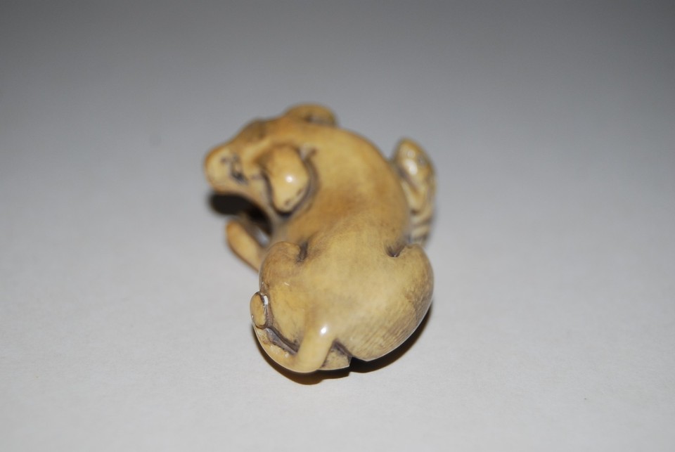 Antique Signed Japanese Netsuke Dog w/ Rat Trinket Figurine | eBay