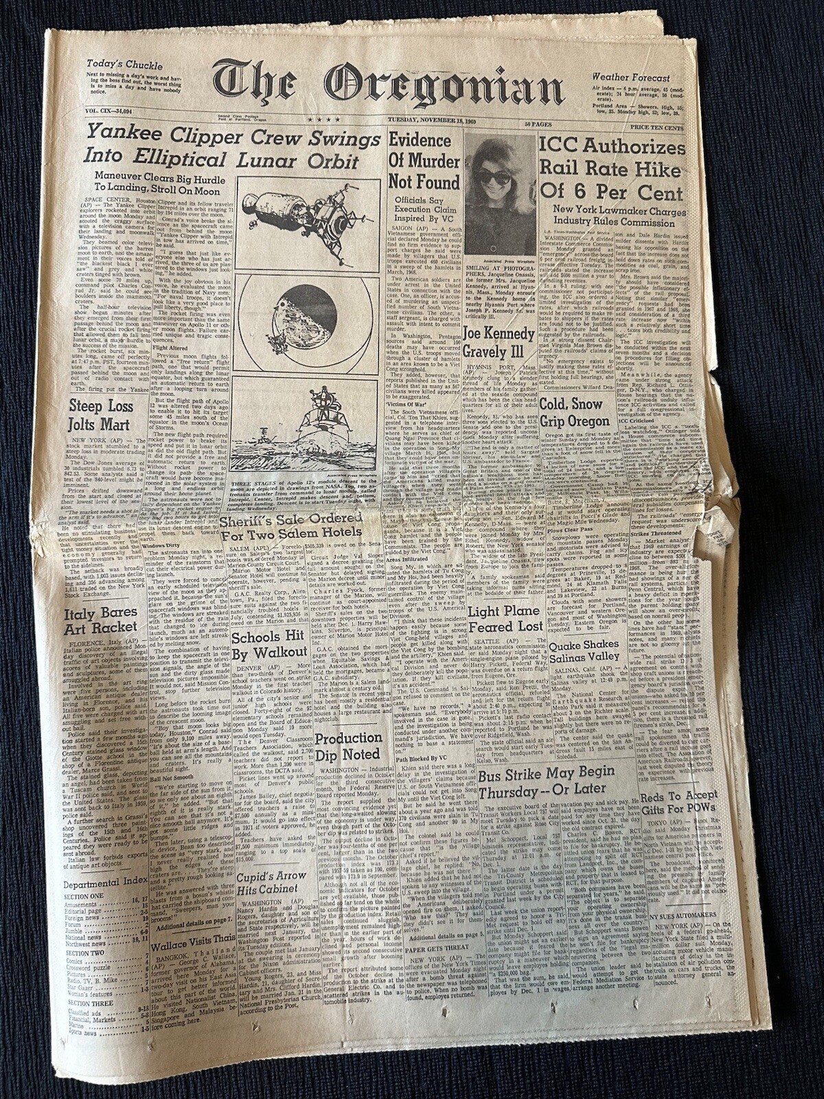 November 18, 1969 Oregonian Newspaper Yankee Clipper Explorers Orbit ...