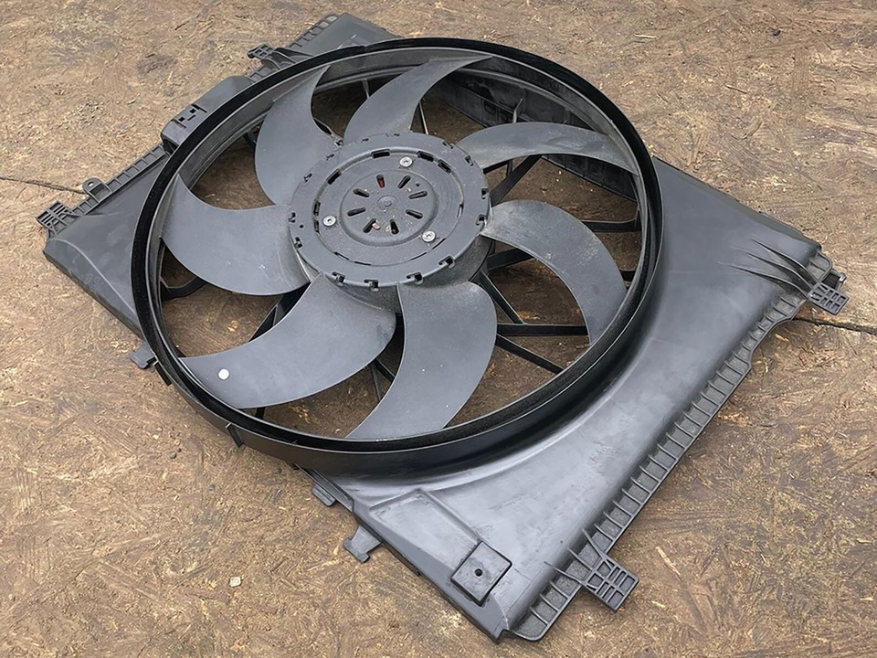 2010 - 2016 Mercees Benz E Class W212 Radiator Fan Shroud Electric ...