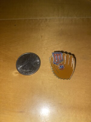 Vintage MLB Minnesota Twins Baseball Glove Pin Classic Pinback Button ...