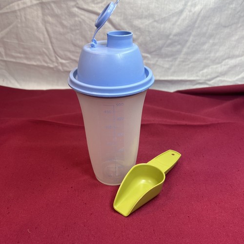 TUPPERWARE 16 oz QUICK SHAKE Blender/Dressing Mixer Sheer w/Blue Lid ...