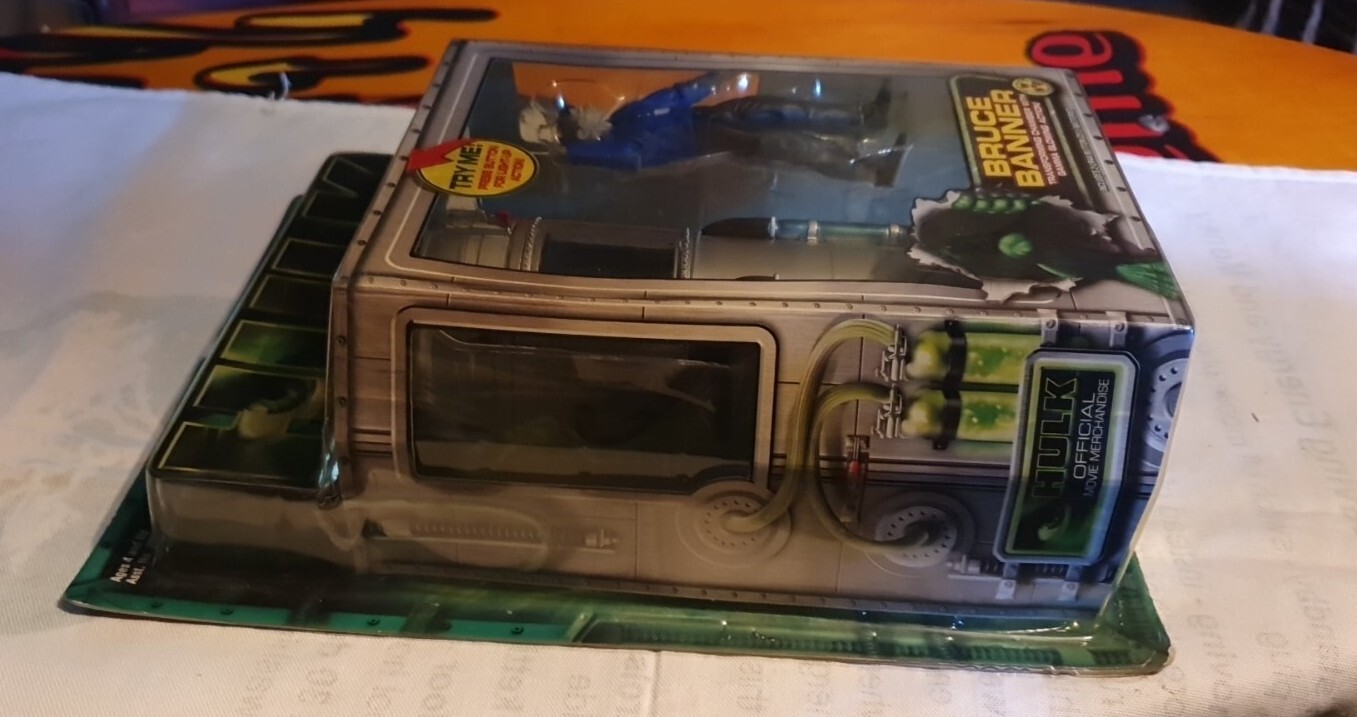 Marvel 4" Inch Hulk 2003 Bruce Banner Transforming Chamber Gamma Glow ...