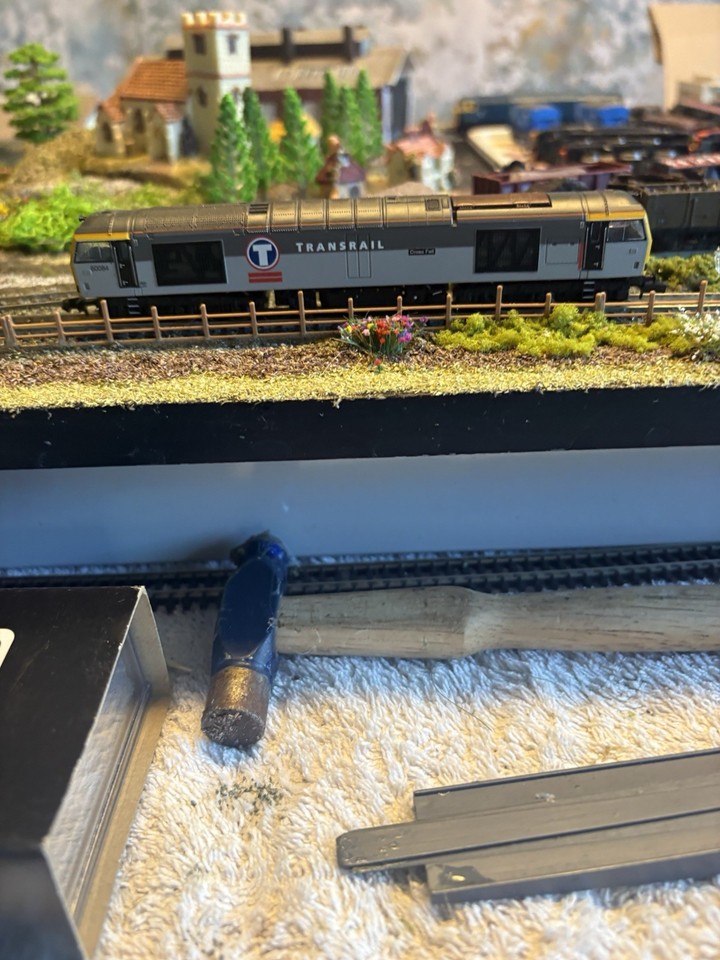 FARISH 371-352 N GAUGE - CLASS 60 DIESEL LOCO 60084 'CROSS FELL ...