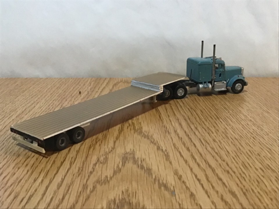 HO 1/87 Custom diecast Freightliner FLC truck and 40’ drop deck flatbed ...