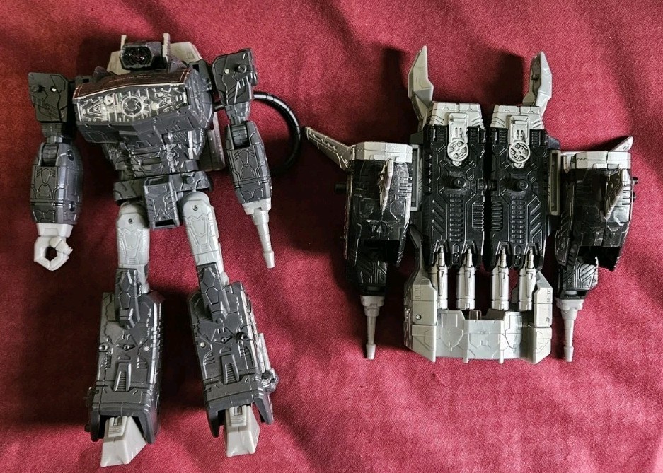 Transformers WFC Trilogy Generations Select Galactic Man Shockwave | eBay