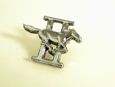 VINTAGE FORD MUSTANG II EMBLEM D5ZB-16702A 1975 | eBay