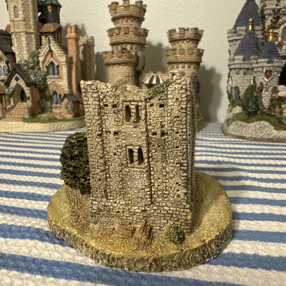 David Winter Very Rare Castle Keep Signed | eBay
