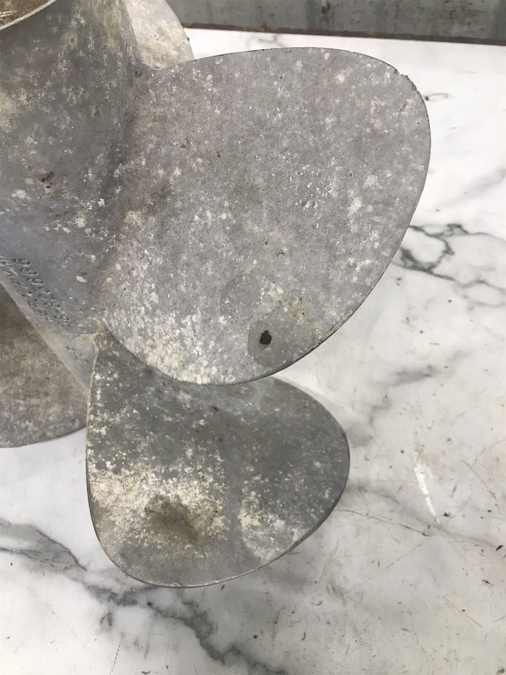 MerCruiser Bravo Three 3 out drive boat props propellers 48-823666 48 ...