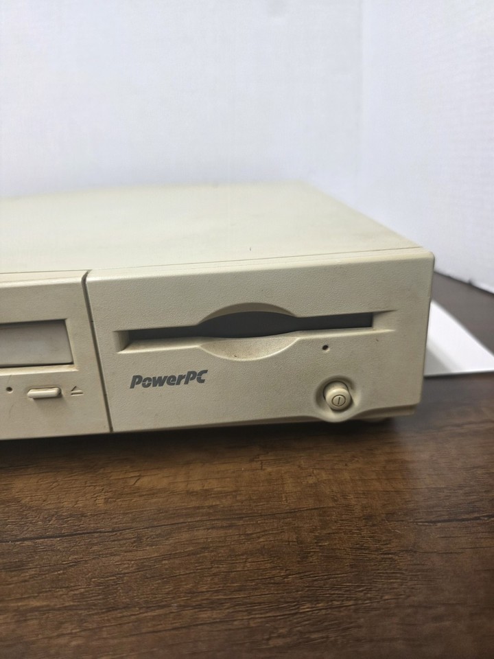 Apple Macintosh Performa 6116CD Computer Model M1596 Powers On, Used | eBay