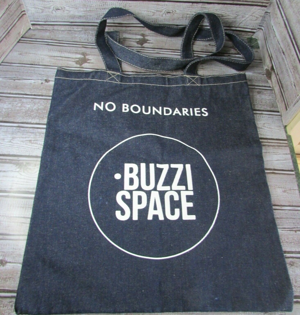 Buzzispace Logo