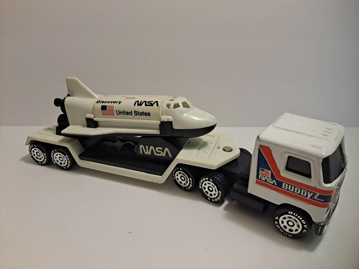 Space Shuttle Carrier Truck