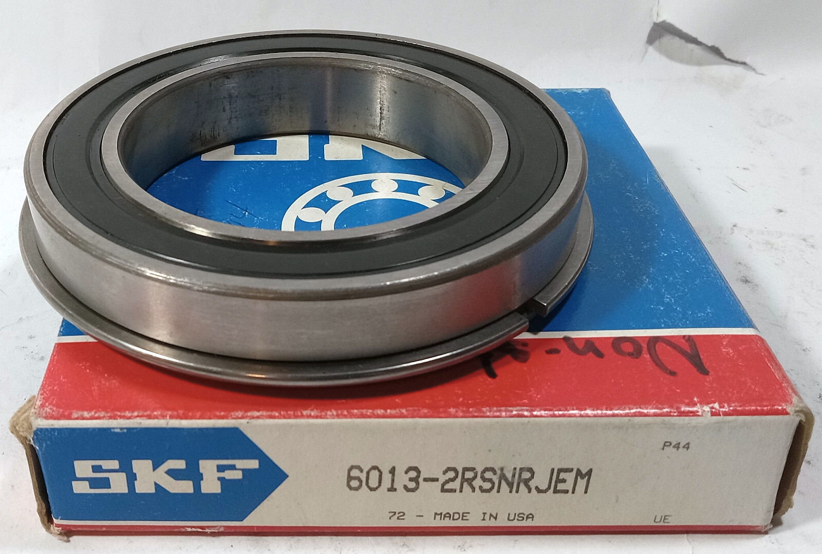 1 NEW SKF 6013-2RSNRJEM DEEP GROOVE BALL BEARING W/RET RING NIB ***MAKE ...