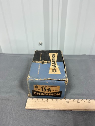 Vintage International Harvester IH Logo CHAMPION 15A Spark Plug Full ...