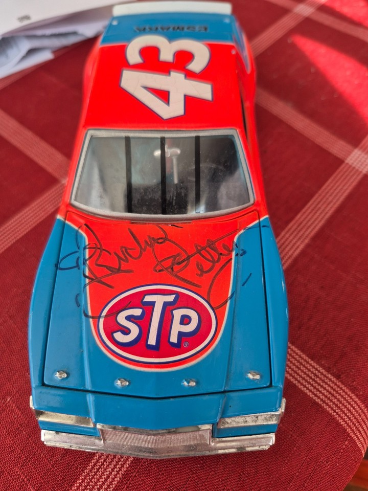 RICHARD PETTY AUTOGRAPHED #43 STP 1984 FIRECRACKER 400 200TH WIN 1/24 ...