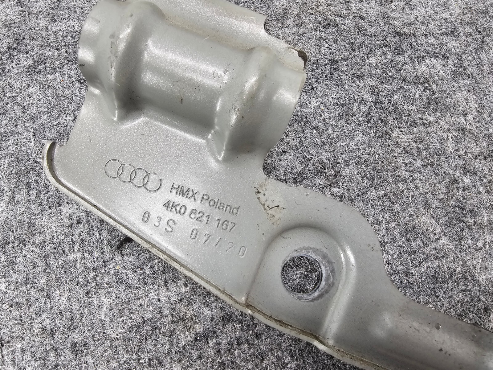 LEFT SIDE FENDER MOUNT SUPPORT BRACKET OEM 19-23 AUDI A6 S6 RS6 C8 ...