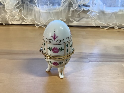 Porcelain Easter Egg Hinged Trinket Box Footed | eBay