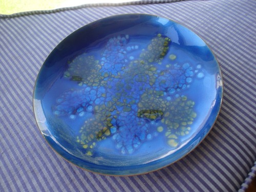 VTG KAREKA KAUKA BLUE GOLD ENAMEL 8 3/8" HANDMADE PLATE HYANNIS CAPE ...
