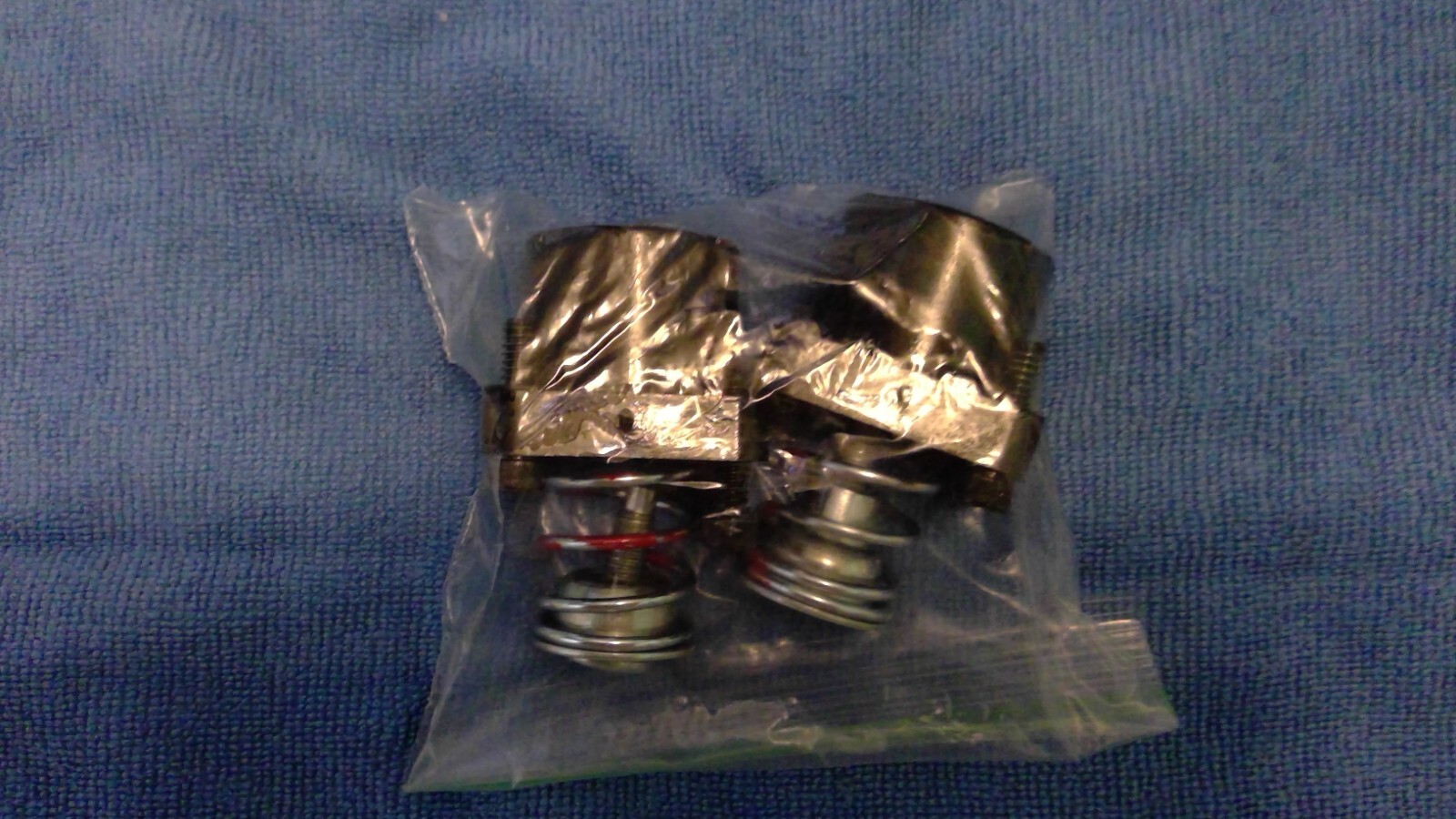 Pair of Parker Gresen V20 control valve Spring Return kits & Bonnets ...