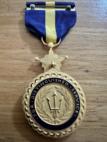 Gold Plated US Navy Distinguished Service Medal | eBay