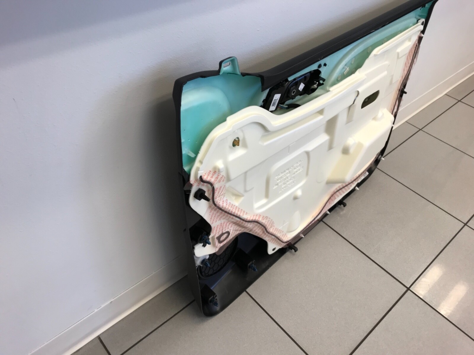 Gm oem interior front door trim panel left driver side 84127280 ebony ...