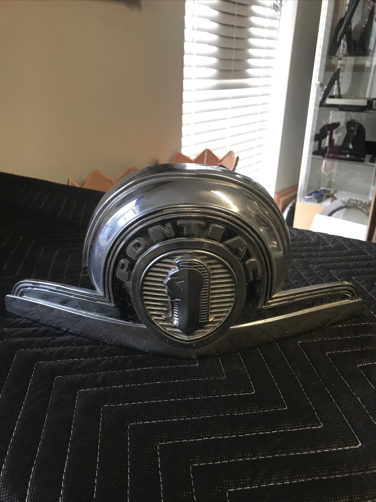 VINTAGE 1946 PONTIAC HOOD ORNAMENT BADGE EMBLEM ORIGINAL | eBay