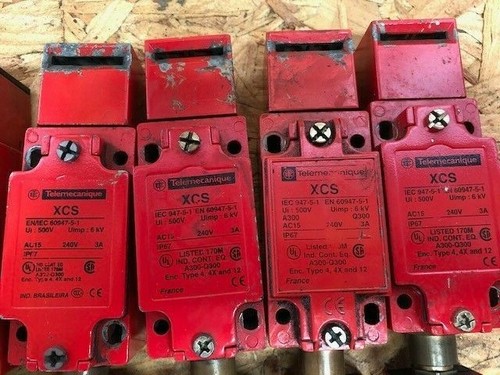 Schneider Telemecanique Sensor XCS-A701 Safety Limit Switch- Used ...