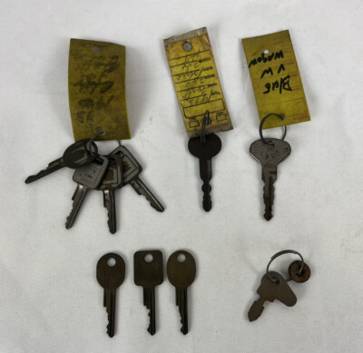 Vintage Set of Automotive Keys Lot of 10 GM General Motors & Volkswagen ...