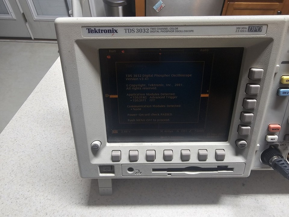 Tektronix TDS3032 300 MHz 2.5 GS/s Two Channel Color Digital Phosphor ...