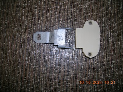 Pella Sash Lock With Screws For Casement Windows Single Casement Sash ...
