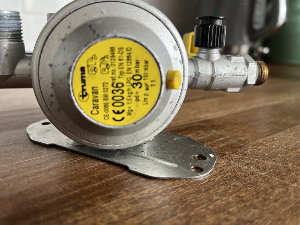 Truma Fixed Bulkhead Gas Regulator (0129466) | eBay UK