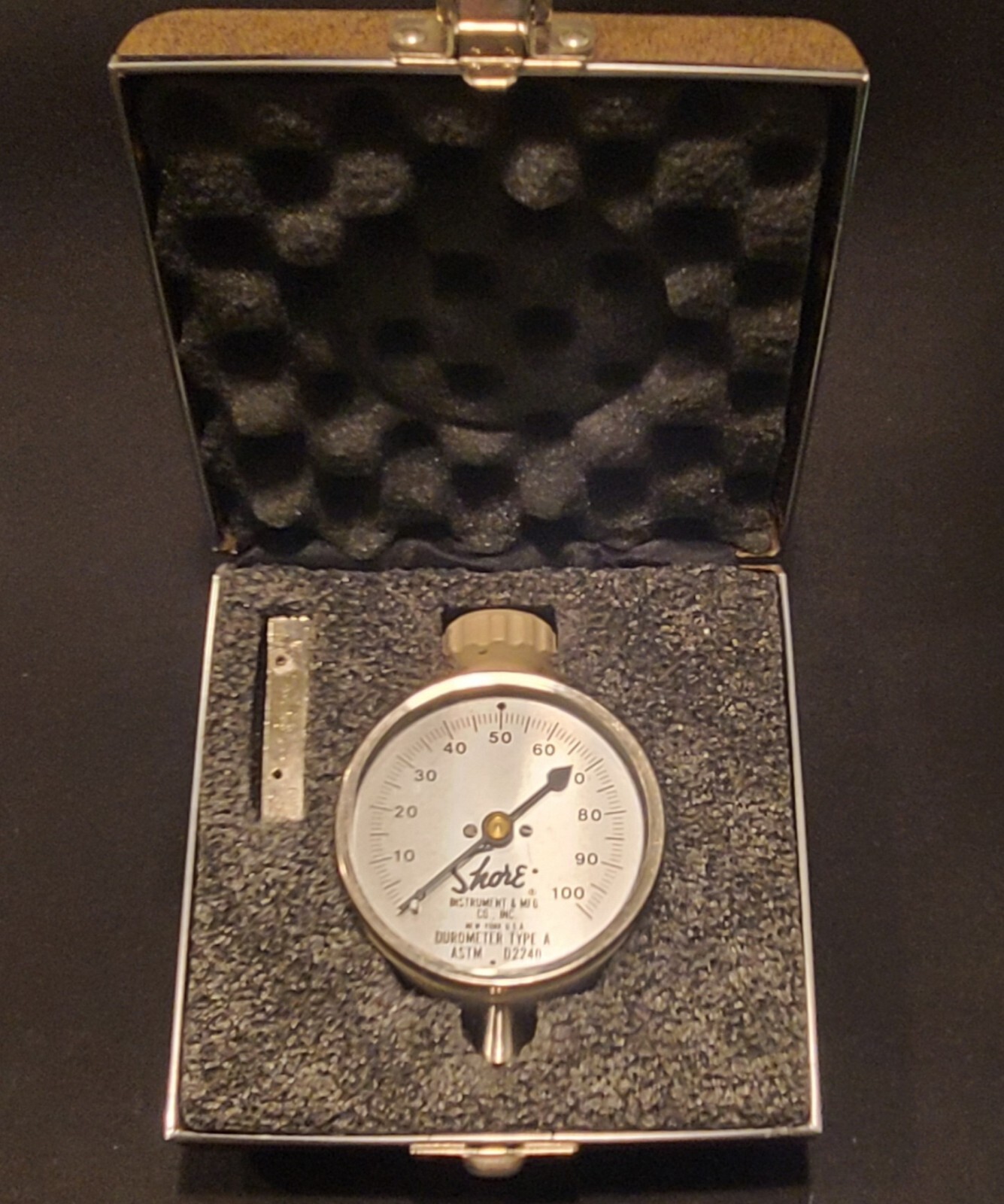 Instron Shore ASTM D2240 Type A Durometer Test Gage Indicator in ...