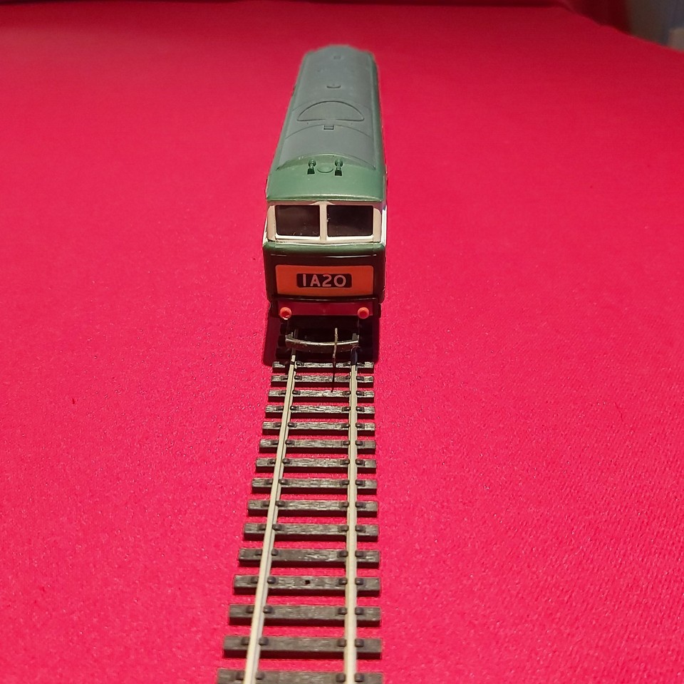 Hornby Class 35 Diesel Hymek BR Green D7063 OO Gauge Locomotive. | eBay UK