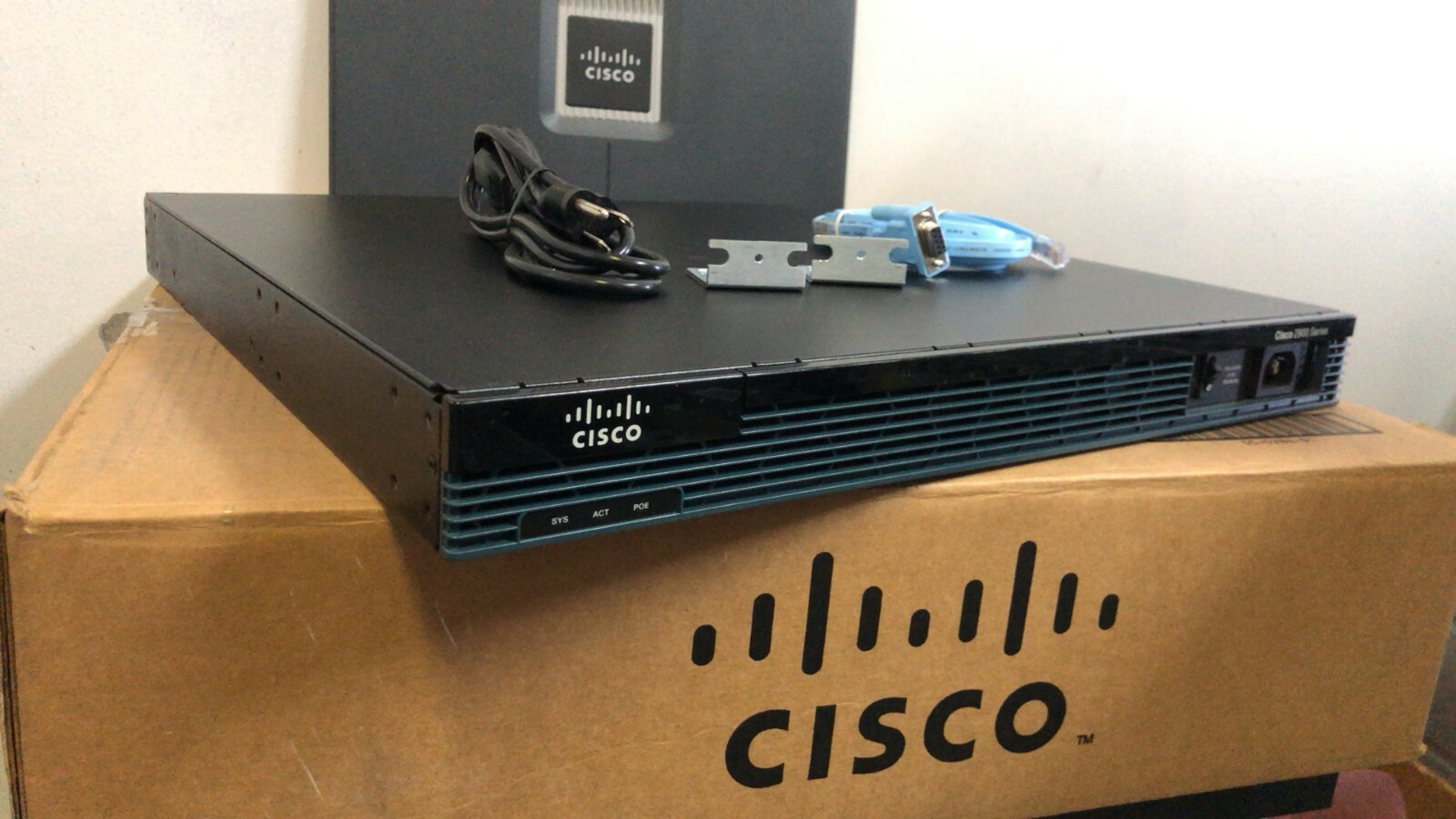 CISCO 2901-V/K9 GIGABIT VOICE ROUTER PVDM3-16 uck9 License ios-15.7 CME ...