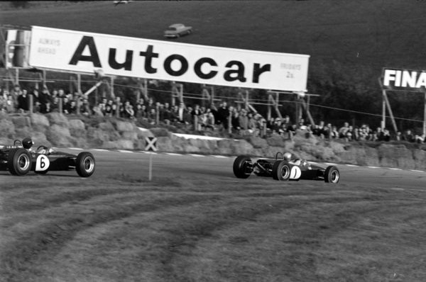 Jack Brabham Brabham BT21 Honda leads Jochen Rindt Roy Winkelmann - Old ...