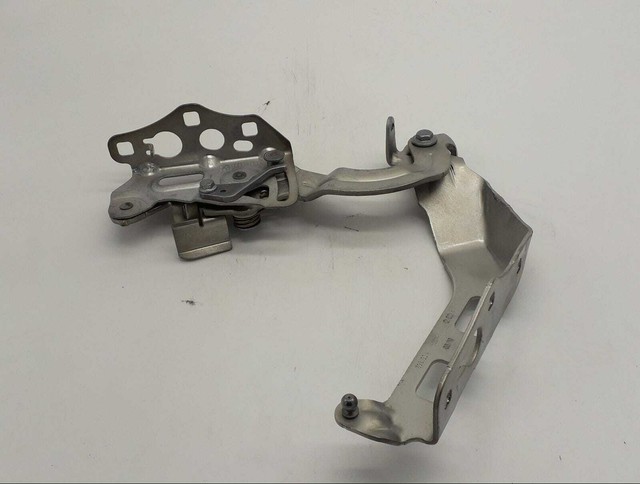 2015 Mercedes-Benz C Class W205 Bonnet Hinge Driver Side A2058800928 ...