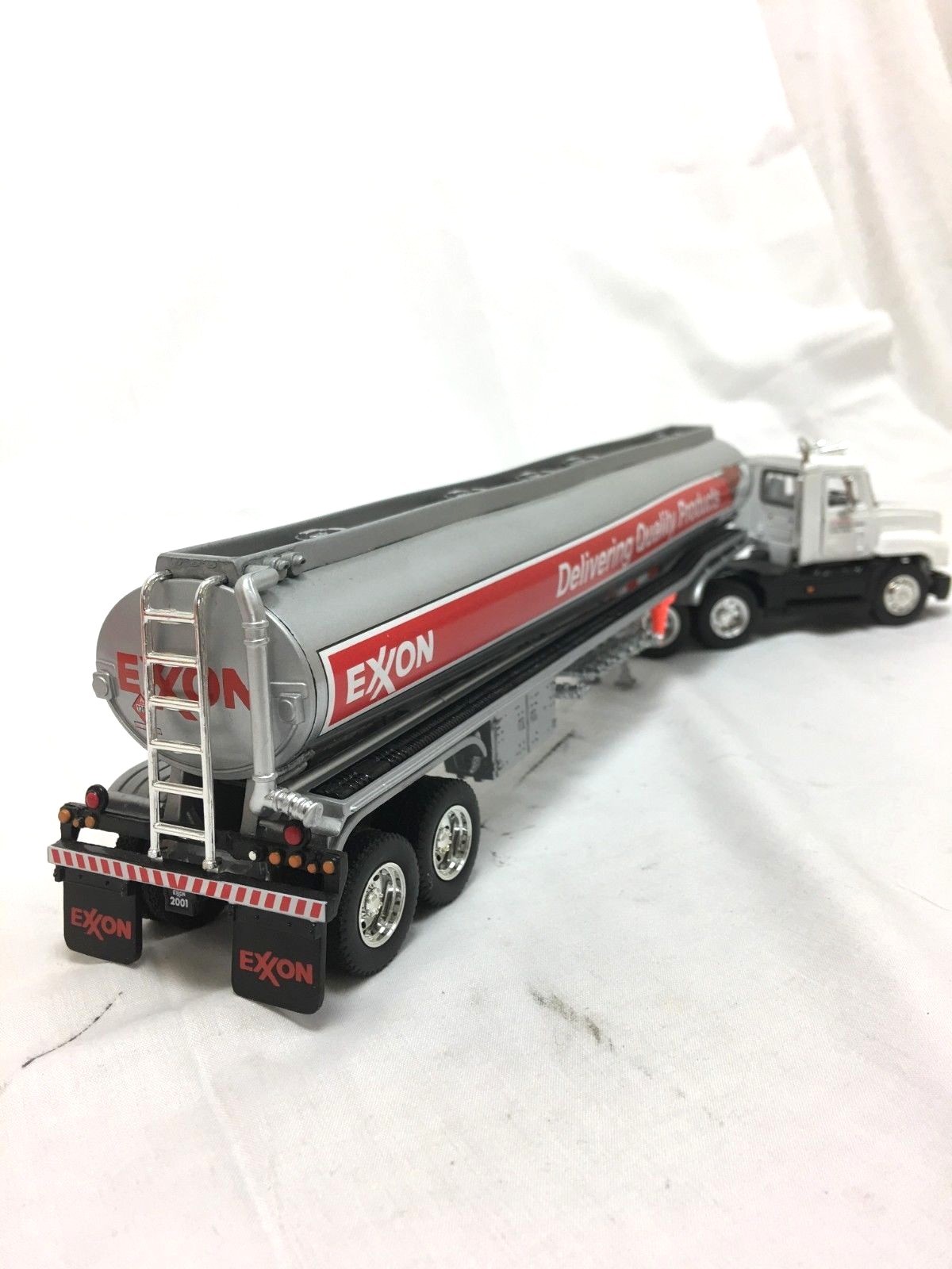 2001 COLLECTOR'S EDITION EXXON FUEL TANKER SEMI TRUCK 2ND EDITION ...