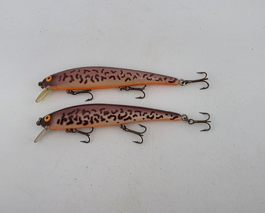 (2) Vintage Bomber Long A 15A Screwtail Jerkbait Fishing Lures Lot of 2 ...