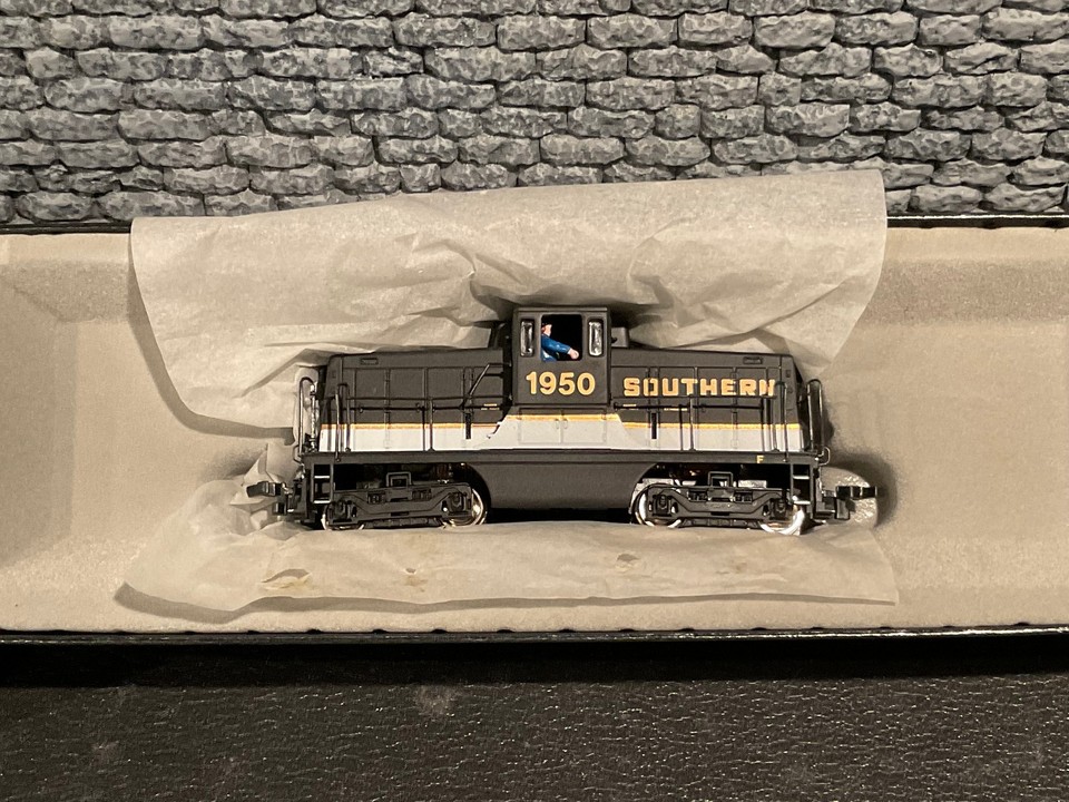 Bachmann Spectrum #80013 HO Scale Southern GE 44-Ton Switcher Diesel ...