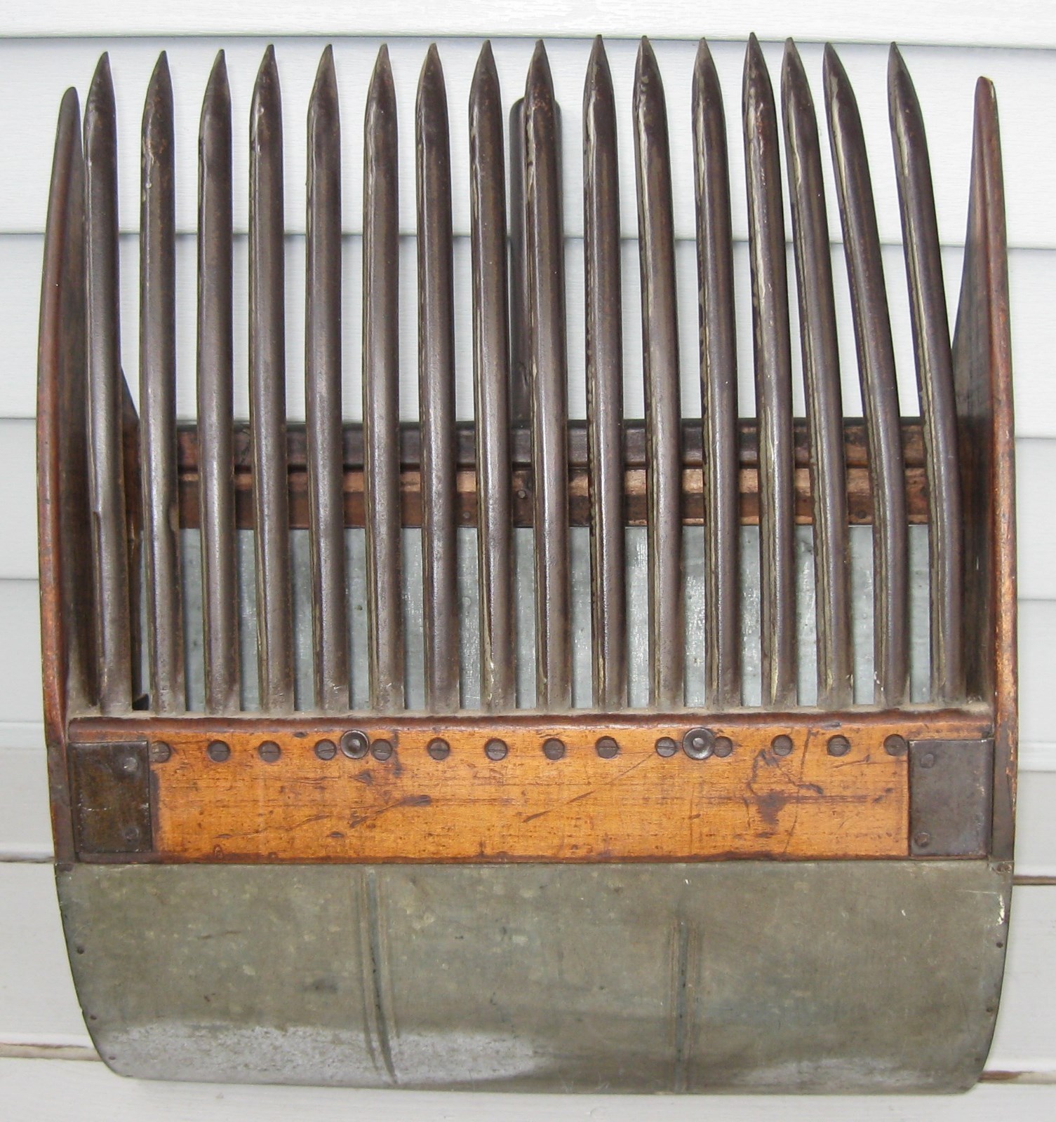 ANTIQUE WOOD & TIN LARGE CRANBERRY RAKE WITH HANDLE & 16 TYNES | eBay