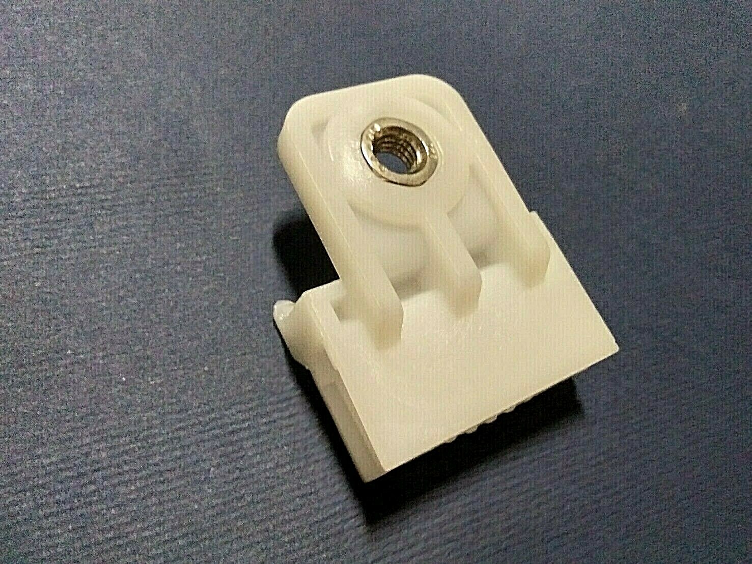 Door glass window track clips for Isuzu Rodeo D-Max Holden Trooper ...