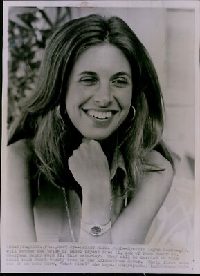 LG855 1974 Wire Photo LATEST MODEL FORD Cynthia Layne Neskow Beautiful ...