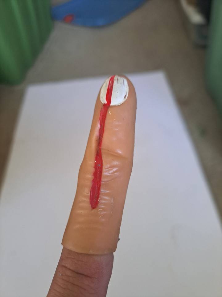 VINTAGE BLOODY CUT RUBBER FINGER Gross Fake Wound Joke Gag Prank RARE ...