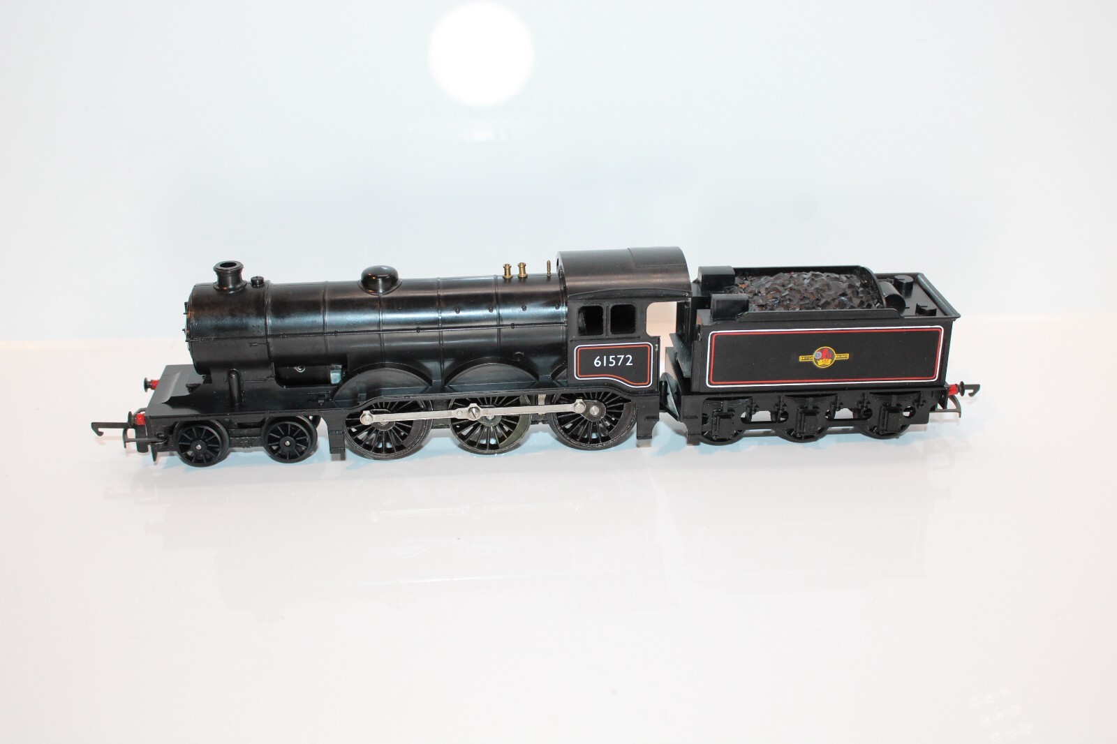 Triang R150S OO Gauge B12 Class 4-6-0 BR Black 61572 With Synchro Smoke ...