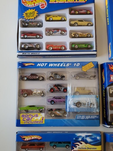 Hot Wheels 10 Gift Pack Exclusive Pontiac Bonneville, Ferrari, VW Lot ...
