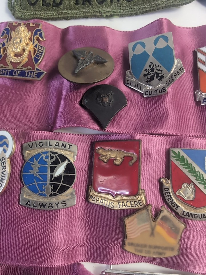 Huge Lot Of 90+ Military Medals, Pins Ribbon Bars Coat Buttons Army ...