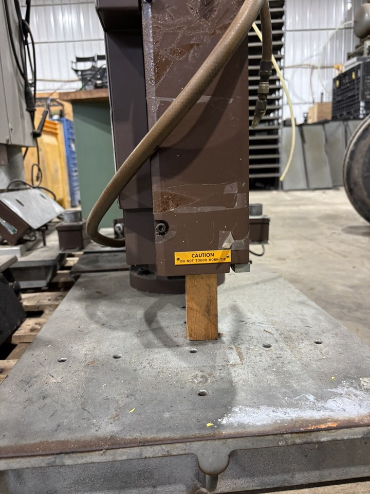 Dukane 43A255B Ultra 1000 Auto-Trac Ultrasonic Welder Plastic Great ...